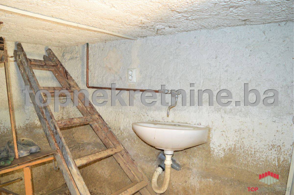 House with a plot with totally 273 SqM, Buca Potok | TopNekretnine.ba